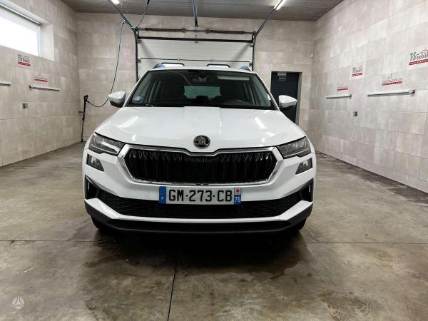 Желтый Шкода Karoq 2023 в Мариямполе, объемом двигателя 1.50 л и пробегом 180 тыс. км за 18090 €, фото 2 на AUTOMOTO.COM.LV