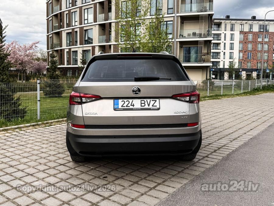 Smilšu krāsa Skoda Kodiaq 2018 Tallina, ar dzinēja tilpumu 1.40 L un nobraukumu 166 tūkst. km par 18900 €, foto 8 vietnē AUTOMOTO.COM.LV