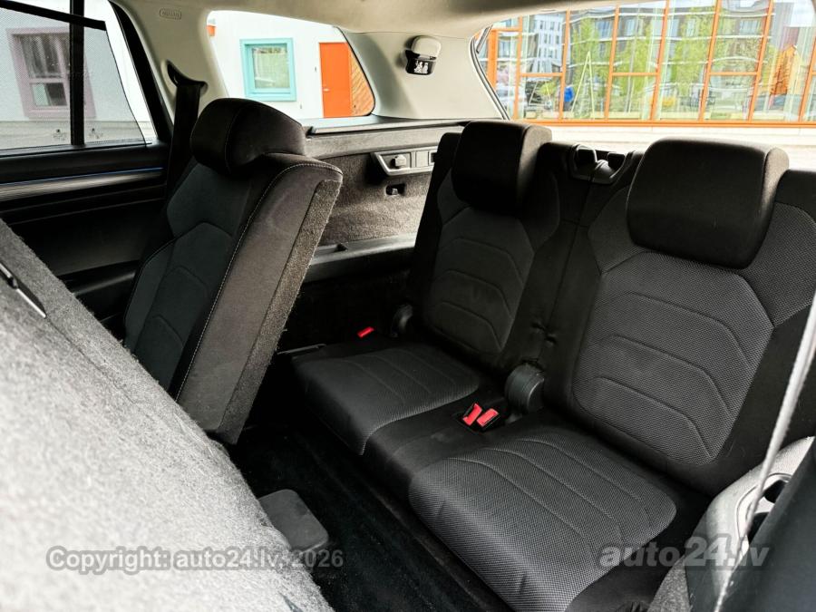 Smilšu krāsa Skoda Kodiaq 2018 Tallina, ar dzinēja tilpumu 1.40 L un nobraukumu 166 tūkst. km par 18900 €, foto 17 vietnē AUTOMOTO.COM.LV