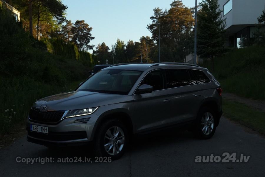Beige Skoda Kodiaq 2018 in Tallinn, with an engine capacity of 2.00 L and mileage of 111 thousand km for 22499 €, photo 4 on AUTOMOTO.COM.LV