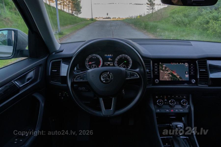 Beige Skoda Kodiaq 2018 in Tallinn, with an engine capacity of 2.00 L and mileage of 111 thousand km for 22499 €, photo 14 on AUTOMOTO.COM.LV