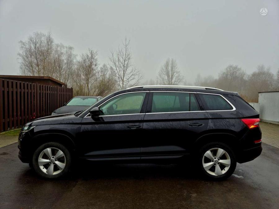 Melns Skoda Kodiaq 2017 Viļņa, ar dzinēja tilpumu 2.00 L un nobraukumu 198 tūkst. km par 17900 €, foto 2 vietnē AUTOMOTO.COM.LV