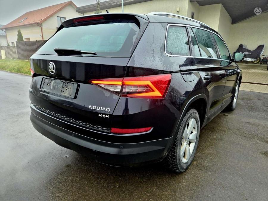 Melns Skoda Kodiaq 2017 Viļņa, ar dzinēja tilpumu 2.00 L un nobraukumu 198 tūkst. km par 17900 €, foto 6 vietnē AUTOMOTO.COM.LV