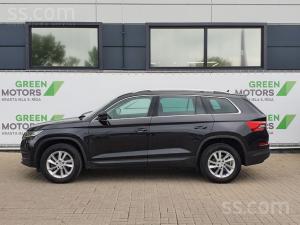 Black Skoda Kodiaq 2017 in Riga, with an engine capacity of 2.00 L and mileage of 251 thousand km for 16900 €, photo 3 on AUTOMOTO.COM.LV