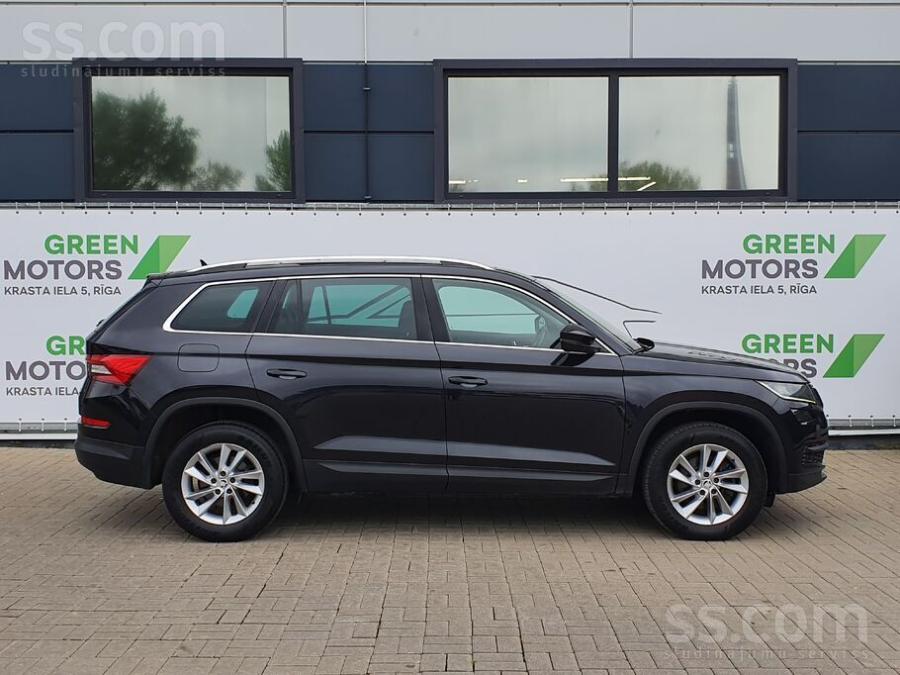 Black Skoda Kodiaq 2017 in Riga, with an engine capacity of 2.00 L and mileage of 251 thousand km for 16900 €, photo 4 on AUTOMOTO.COM.LV