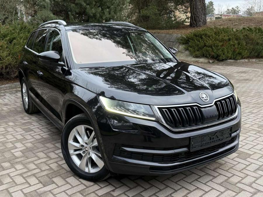 Black Skoda Kodiaq 2017 in Prienai, with an engine capacity of 1.97 L and mileage of 273 thousand km for 15850 €, photo 2 on AUTOMOTO.COM.LV
