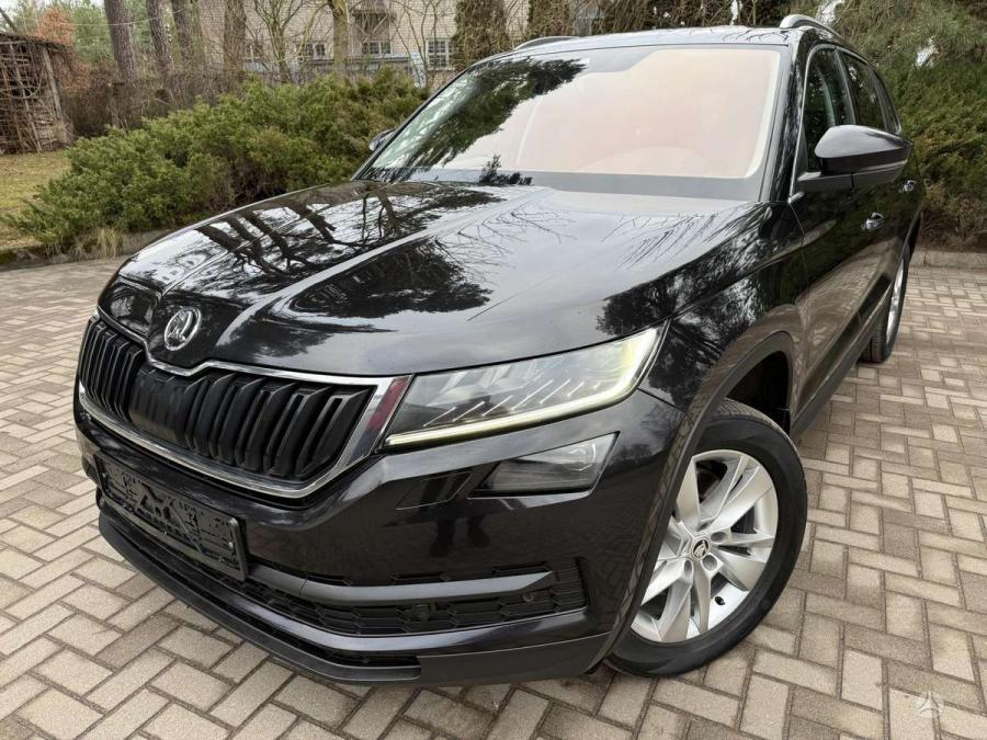 Black Skoda Kodiaq 2017 in Prienai, with an engine capacity of 1.97 L and mileage of 273 thousand km for 15850 €, photo 4 on AUTOMOTO.COM.LV