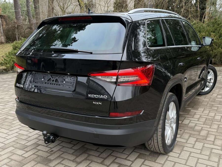 Black Skoda Kodiaq 2017 in Prienai, with an engine capacity of 1.97 L and mileage of 273 thousand km for 15850 €, photo 9 on AUTOMOTO.COM.LV