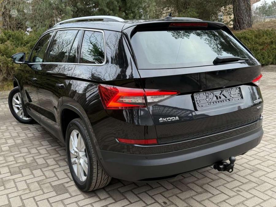 Black Skoda Kodiaq 2017 in Prienai, with an engine capacity of 1.97 L and mileage of 273 thousand km for 15850 €, photo 11 on AUTOMOTO.COM.LV