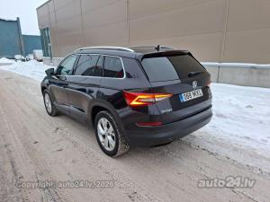 Melns Skoda Kodiaq 2017 Tallina, ar dzinēja tilpumu 2.00 L un nobraukumu 315 tūkst. km par 14900 €, foto 2 vietnē AUTOMOTO.COM.LV