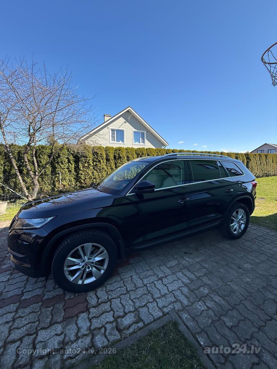 Black Skoda Kodiaq 2017 in Tallinn, with an engine capacity of 2.00 L and mileage of 183 thousand km for 18990 €, photo 4 on AUTOMOTO.COM.LV