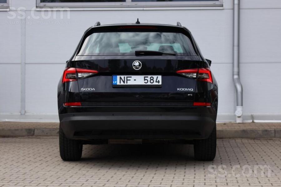 Black Skoda Kodiaq 2017 in Riga, with an engine capacity of 2.00 L and mileage of 0 thousand km for 13995 €, photo 6 on AUTOMOTO.COM.LV