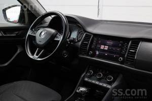 Black Skoda Kodiaq 2017 in Riga, with an engine capacity of 2.00 L and mileage of 0 thousand km for 13995 €, photo 12 on AUTOMOTO.COM.LV