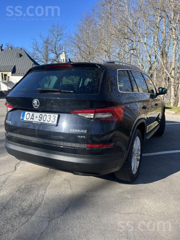 Black Skoda Kodiaq 2017 in Riga, with an engine capacity of 2.00 L and mileage of 246 thousand km for 17390 €, photo 4 on AUTOMOTO.COM.LV