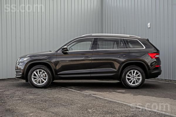 Black Skoda Kodiaq 2017 in Ogre, with an engine capacity of 2.00 L and mileage of 228 thousand km for 17900 €, photo 5 on AUTOMOTO.COM.LV