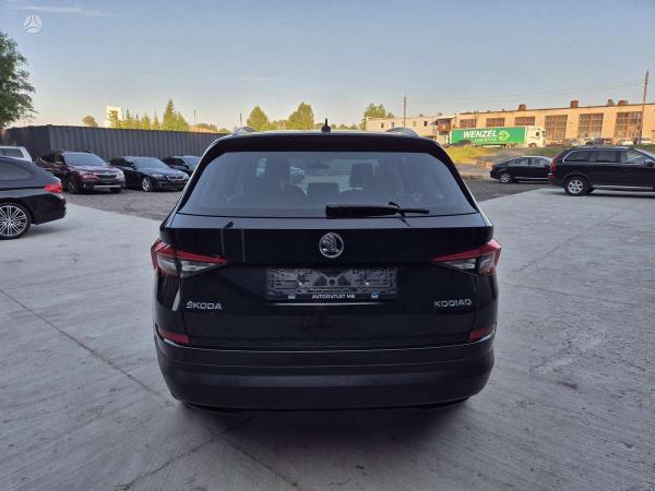Black Skoda Kodiaq 2017 in Utena, with an engine capacity of 1.97 L and mileage of 278 thousand km for 14490 €, photo 8 on AUTOMOTO.COM.LV