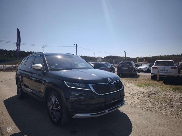 Black Skoda Kodiaq 2017 in Vilnius, with an engine capacity of 2.00 L and mileage of 319 thousand km for 16950 €, photo 4 on AUTOMOTO.COM.LV