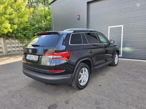 Black Skoda Kodiaq 2017 in Kaunas, with an engine capacity of 1.97 L and mileage of 428 thousand km for 7900 €, photo 3 on AUTOMOTO.COM.LV