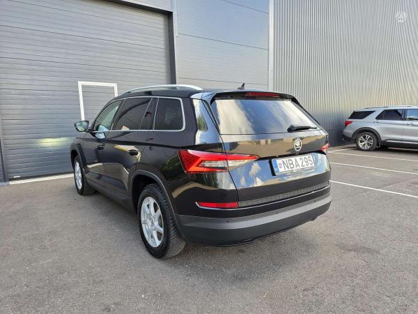 Black Skoda Kodiaq 2017 in Kaunas, with an engine capacity of 1.97 L and mileage of 428 thousand km for 7900 €, photo 4 on AUTOMOTO.COM.LV