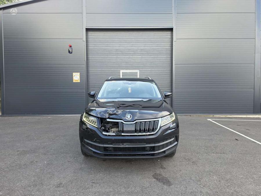 Black Skoda Kodiaq 2017 in Kaunas, with an engine capacity of 1.97 L and mileage of 428 thousand km for 7900 €, photo 8 on AUTOMOTO.COM.LV