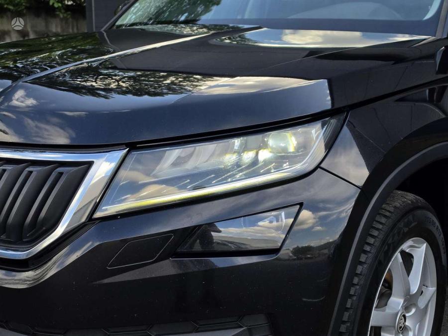 Black Skoda Kodiaq 2017 in Kaunas, with an engine capacity of 1.97 L and mileage of 428 thousand km for 7900 €, photo 17 on AUTOMOTO.COM.LV