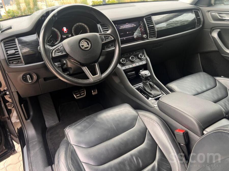 Black Skoda Kodiaq 2017 in Riga, with an engine capacity of 2.00 L and mileage of 154 thousand km for 23400 €, photo 3 on AUTOMOTO.COM.LV