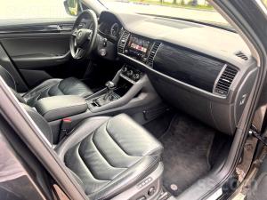 Black Skoda Kodiaq 2017 in Riga, with an engine capacity of 2.00 L and mileage of 154 thousand km for 23400 €, photo 5 on AUTOMOTO.COM.LV