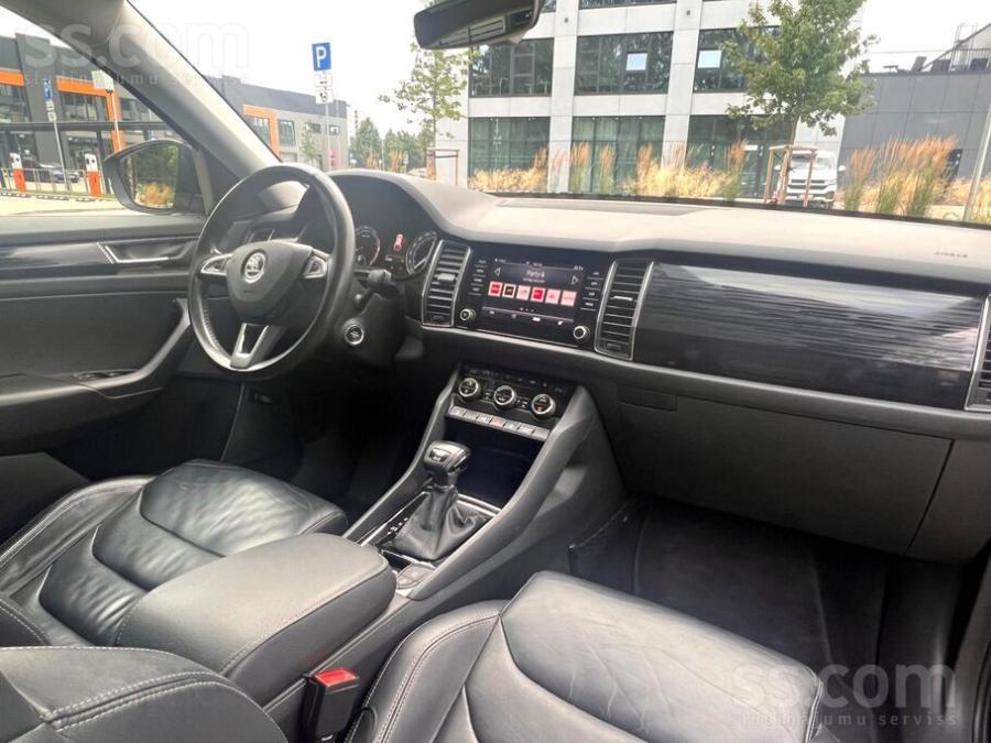 Black Skoda Kodiaq 2017 in Riga, with an engine capacity of 2.00 L and mileage of 154 thousand km for 23400 €, photo 9 on AUTOMOTO.COM.LV