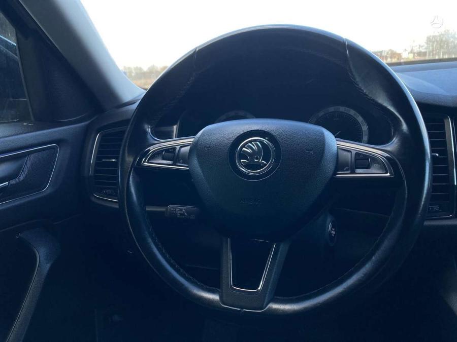 Melns Skoda Kodiaq 2017 Marijampole, ar dzinēja tilpumu 1.97 L un nobraukumu 271 tūkst. km par 15999 €, foto 29 vietnē AUTOMOTO.COM.LV
