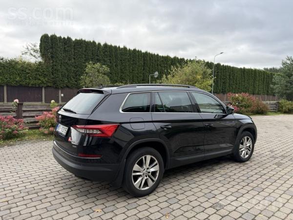 Melns Skoda Kodiaq 2017 Rīga, ar dzinēja tilpumu 2.00 L un nobraukumu 260 tūkst. km par 14900 €, foto 4 vietnē AUTOMOTO.COM.LV
