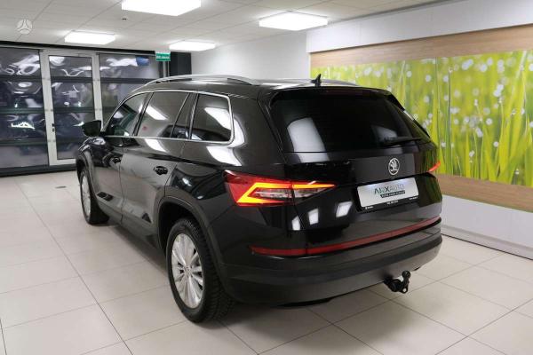 Black Skoda Kodiaq 2018 in Vilnius, with an engine capacity of 1.98 L and mileage of 208 thousand km for 18700 €, photo 4 on AUTOMOTO.COM.LV