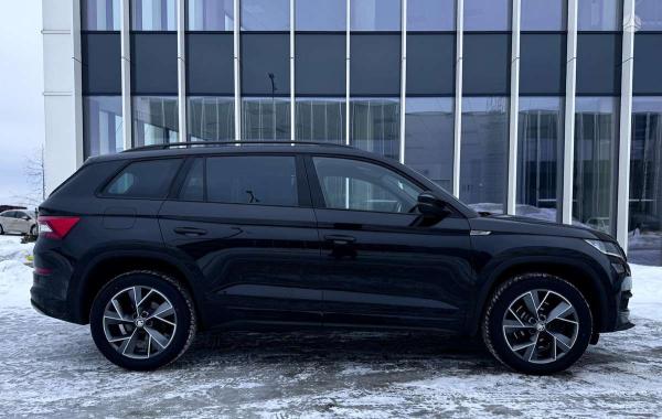 Black Skoda Kodiaq 2018 in Vilnius, with an engine capacity of 1.97 L and mileage of 278 thousand km for 22990 €, photo 5 on AUTOMOTO.COM.LV