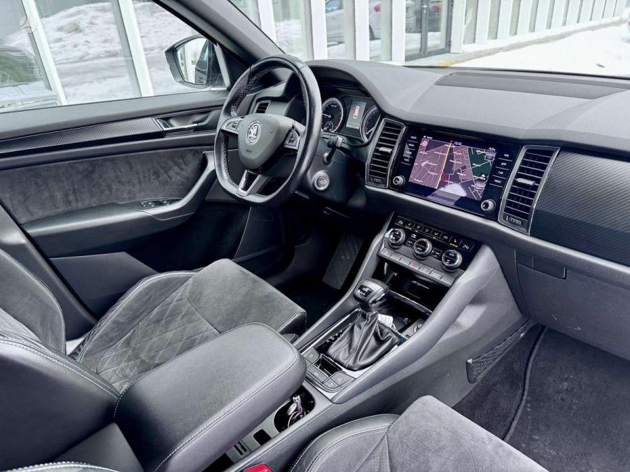 Black Skoda Kodiaq 2018 in Vilnius, with an engine capacity of 1.97 L and mileage of 278 thousand km for 22990 €, photo 26 on AUTOMOTO.COM.LV