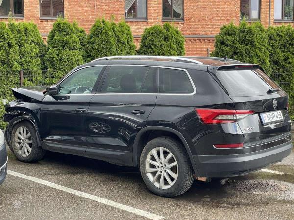 Melns Skoda Kodiaq 2018 Kauņa, ar dzinēja tilpumu 1.97 L un nobraukumu 336 tūkst. km par 5500 €, foto 3 vietnē AUTOMOTO.COM.LV