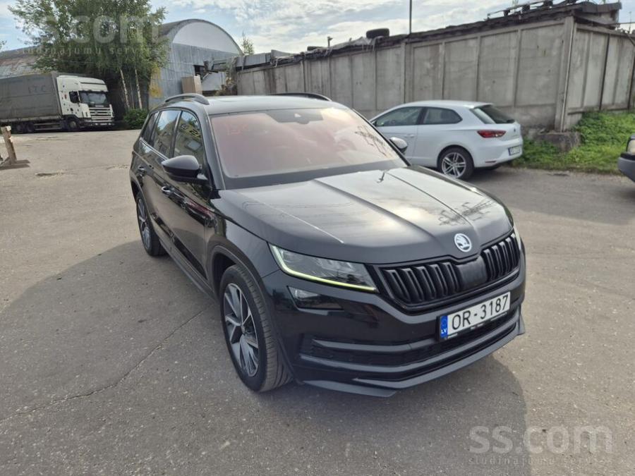 Black Skoda Kodiaq 2018 in Riga, with an engine capacity of 2.00 L and mileage of 193 thousand km for 23490 €, photo 3 on AUTOMOTO.COM.LV
