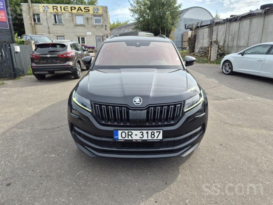 Black Skoda Kodiaq 2018 in Riga, with an engine capacity of 2.00 L and mileage of 193 thousand km for 23490 €, photo 4 on AUTOMOTO.COM.LV