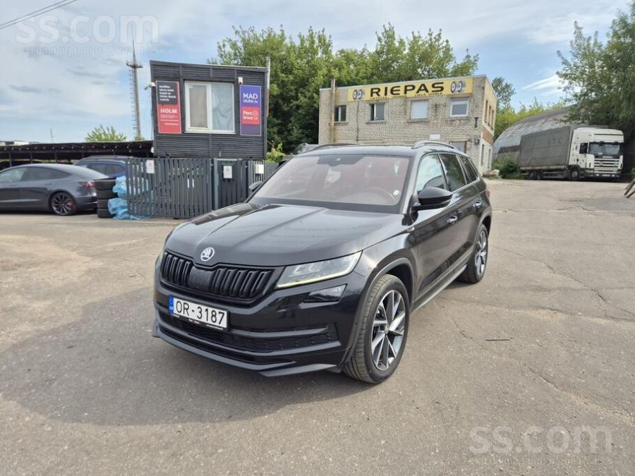 Black Skoda Kodiaq 2018 in Riga, with an engine capacity of 2.00 L and mileage of 193 thousand km for 23490 €, photo 5 on AUTOMOTO.COM.LV
