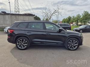 Black Skoda Kodiaq 2018 in Riga, with an engine capacity of 2.00 L and mileage of 193 thousand km for 23490 €, photo 6 on AUTOMOTO.COM.LV