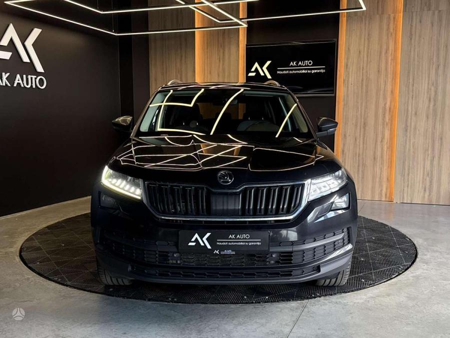 Black Skoda Kodiaq 2018 in Kaunas, with an engine capacity of 1.97 L and mileage of 199 thousand km for 18990 €, photo 5 on AUTOMOTO.COM.LV