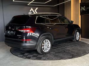 Black Skoda Kodiaq 2018 in Kaunas, with an engine capacity of 1.97 L and mileage of 199 thousand km for 18990 €, photo 12 on AUTOMOTO.COM.LV