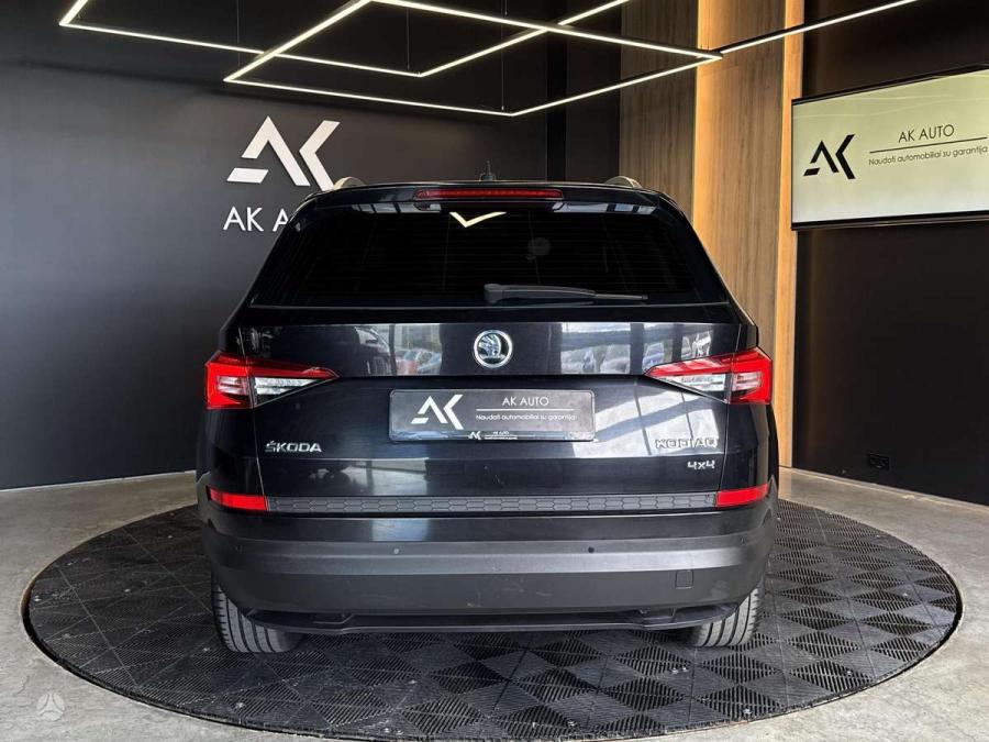 Black Skoda Kodiaq 2018 in Kaunas, with an engine capacity of 1.97 L and mileage of 199 thousand km for 18990 €, photo 13 on AUTOMOTO.COM.LV