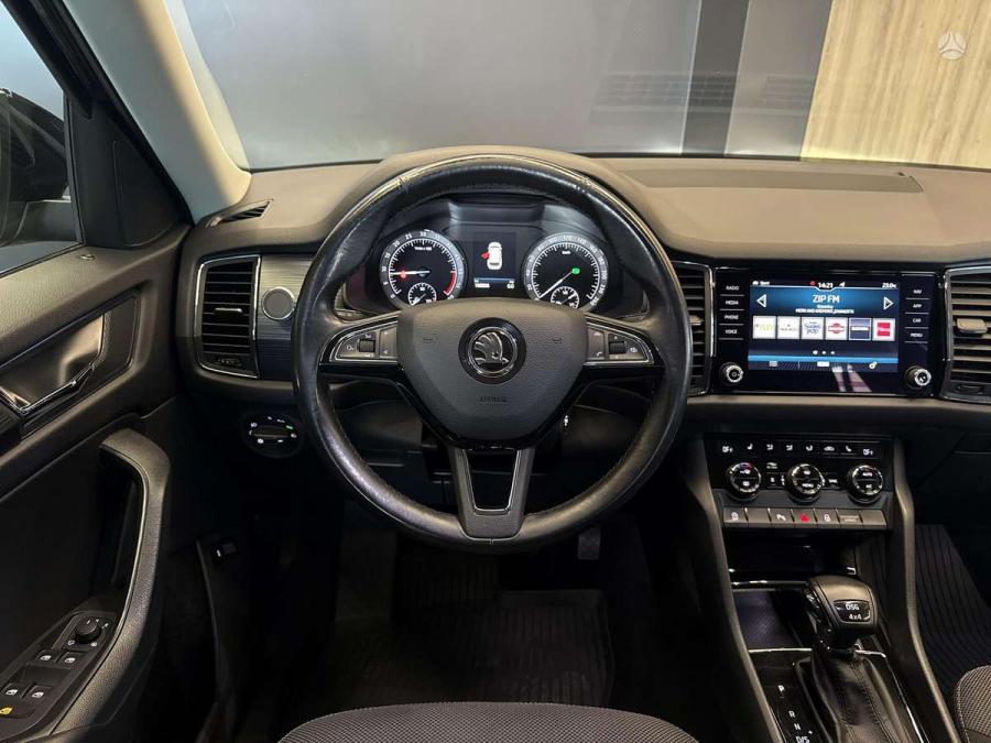 Black Skoda Kodiaq 2018 in Kaunas, with an engine capacity of 1.97 L and mileage of 199 thousand km for 18990 €, photo 16 on AUTOMOTO.COM.LV