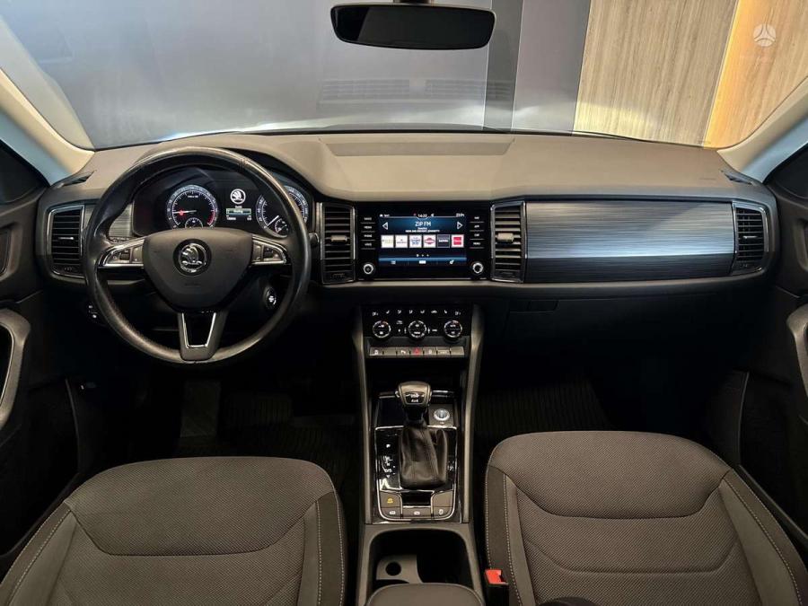 Black Skoda Kodiaq 2018 in Kaunas, with an engine capacity of 1.97 L and mileage of 199 thousand km for 18990 €, photo 17 on AUTOMOTO.COM.LV