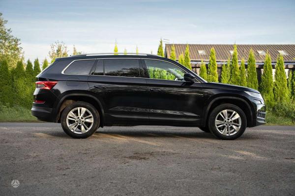 Melns Skoda Kodiaq 2018 Elektrėnai, ar dzinēja tilpumu 1.97 L un nobraukumu 260 tūkst. km par 17350 €, foto 9 vietnē AUTOMOTO.COM.LV