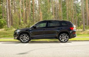 Black Skoda Kodiaq 2018 in Riga, with an engine capacity of 2.00 L and mileage of 193 thousand km for 22190 €, photo 5 on AUTOMOTO.COM.LV