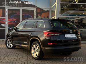 Black Skoda Kodiaq 2019 in Valmiera, with an engine capacity of 2.00 L and mileage of 190 thousand km for 22900 €, photo 4 on AUTOMOTO.COM.LV