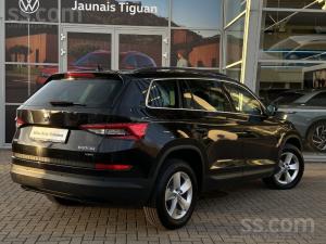 Black Skoda Kodiaq 2019 in Valmiera, with an engine capacity of 2.00 L and mileage of 190 thousand km for 22900 €, photo 5 on AUTOMOTO.COM.LV