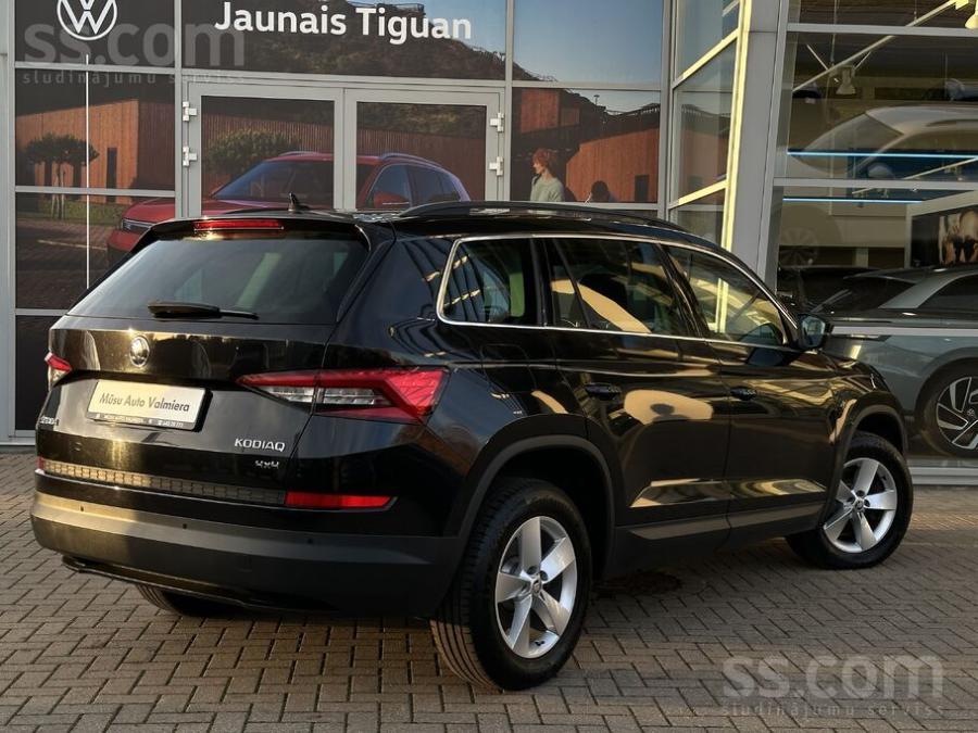 Black Skoda Kodiaq 2019 in Valmiera, with an engine capacity of 2.00 L and mileage of 190 thousand km for 22900 €, photo 5 on AUTOMOTO.COM.LV