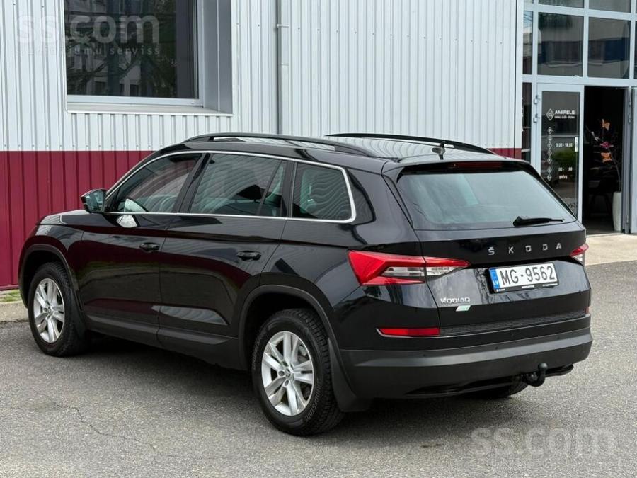 Melns Skoda Kodiaq 2019 Rīga, ar dzinēja tilpumu 1.50 L un nobraukumu 197 tūkst. km par 9990 €, foto 4 vietnē AUTOMOTO.COM.LV