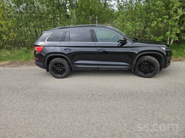 Melns Skoda Kodiaq 2019 Rīga, ar dzinēja tilpumu 2.00 L un nobraukumu 107 tūkst. km par 20500 €, foto 3 vietnē AUTOMOTO.COM.LV